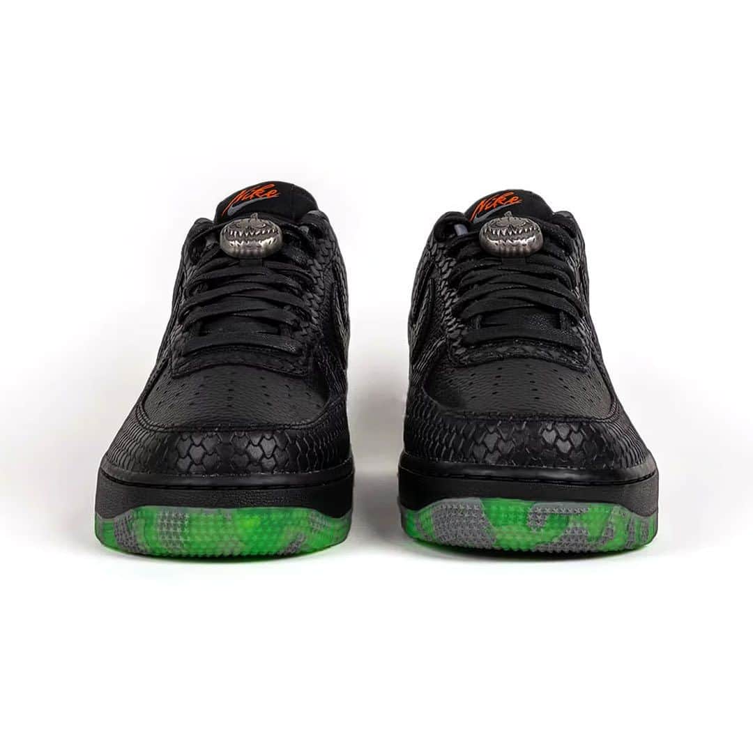 HYPEBEASTさんのインスタグラム写真 - (HYPEBEASTInstagram)「@hypebeastkicks: Halloween ...