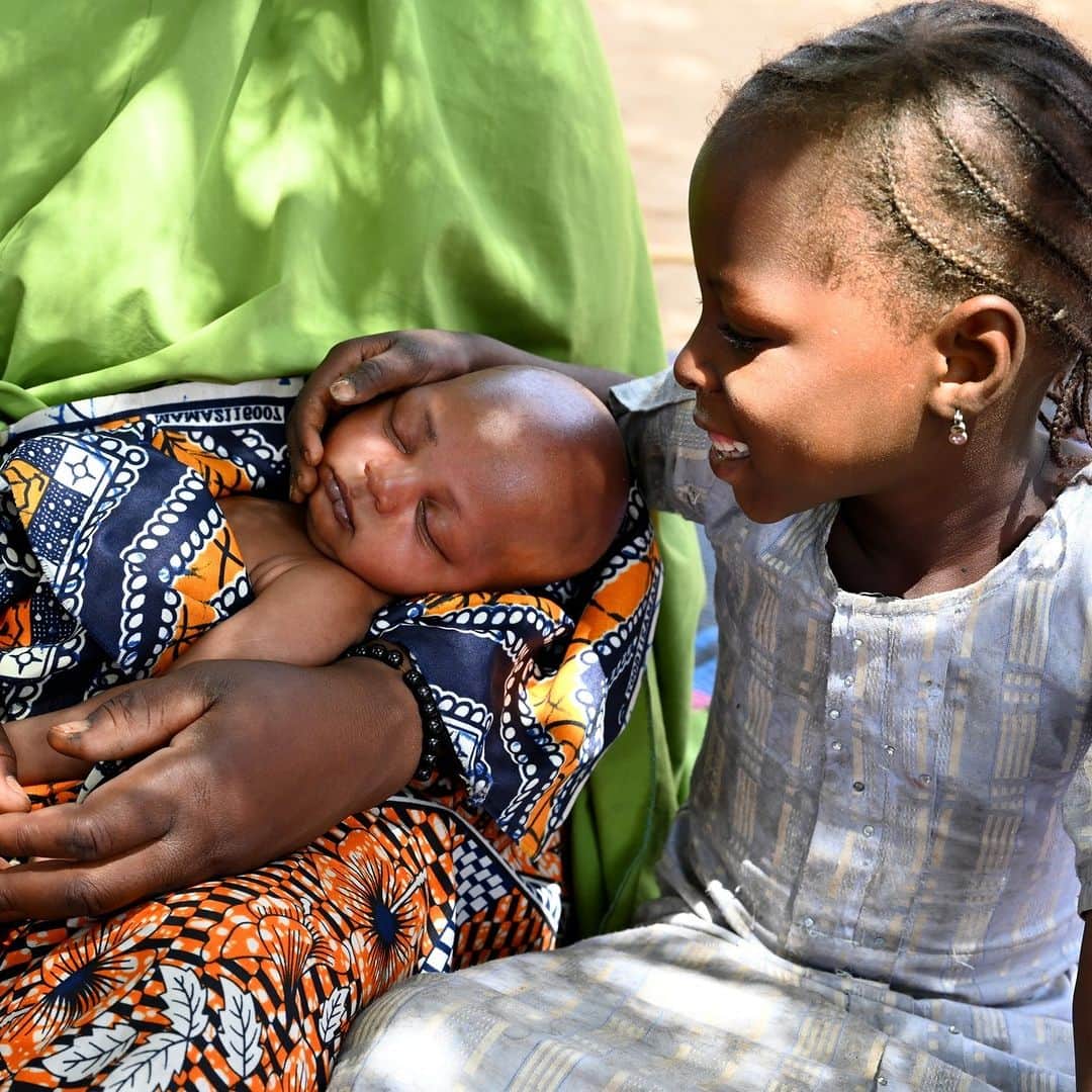 unicefさんのインスタグラム写真 - (unicefInstagram)「Breast milk is a baby's best ...