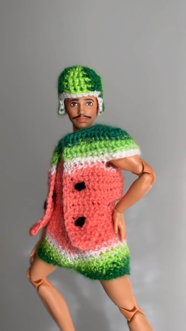 Phil Fergusonさんのインスタグラム動画 - (Phil FergusonInstagram)「Why dress up as a Barbie when you can BE a ...