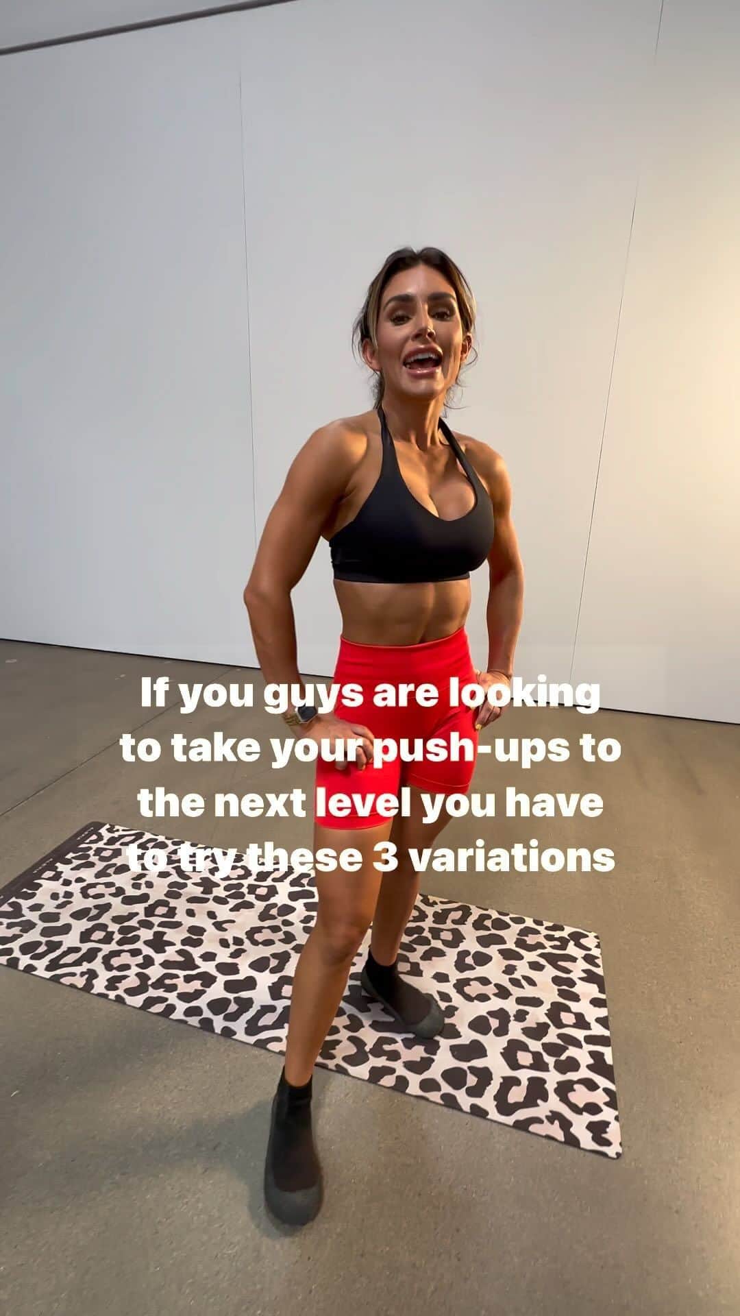 Alexia Clarkさんのインスタグラム動画 - (Alexia ClarkInstagram)「Get your heart rate up with these push up ...