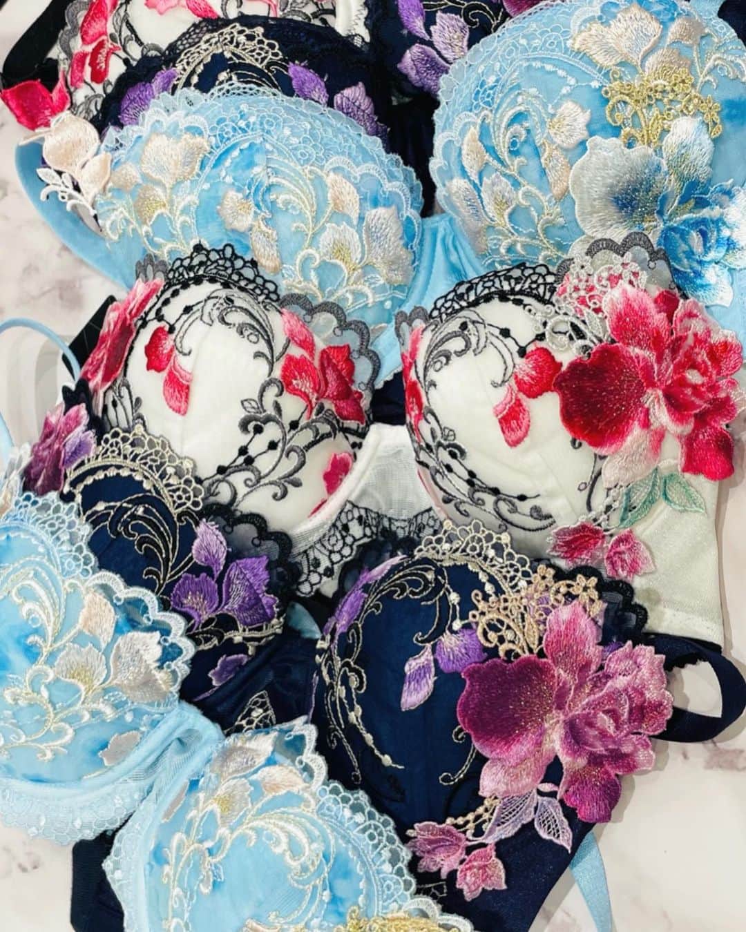 アンテシュクレさんのインスタグラム写真 - (アンテシュクレInstagram)「𖧷 ⁡ アトレ川崎店からご紹介するのは、 サルート91 ...