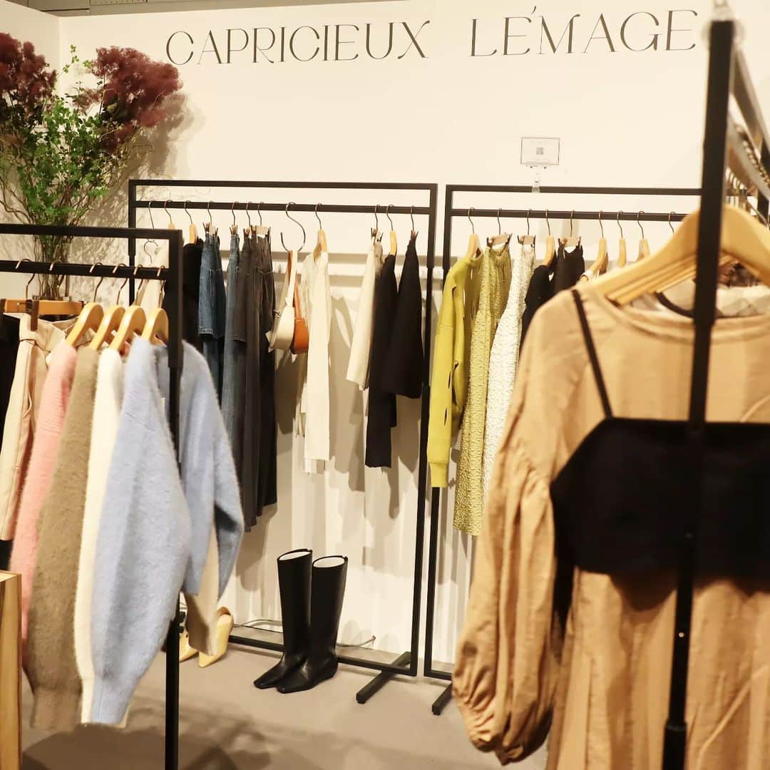 Eri Satoさんのインスタグラム写真 - (Eri SatoInstagram)「【2023 AW PAL CLOSET 展示会】 · 先日、PALGROUPのブランド合同展示会にお邪魔し ...