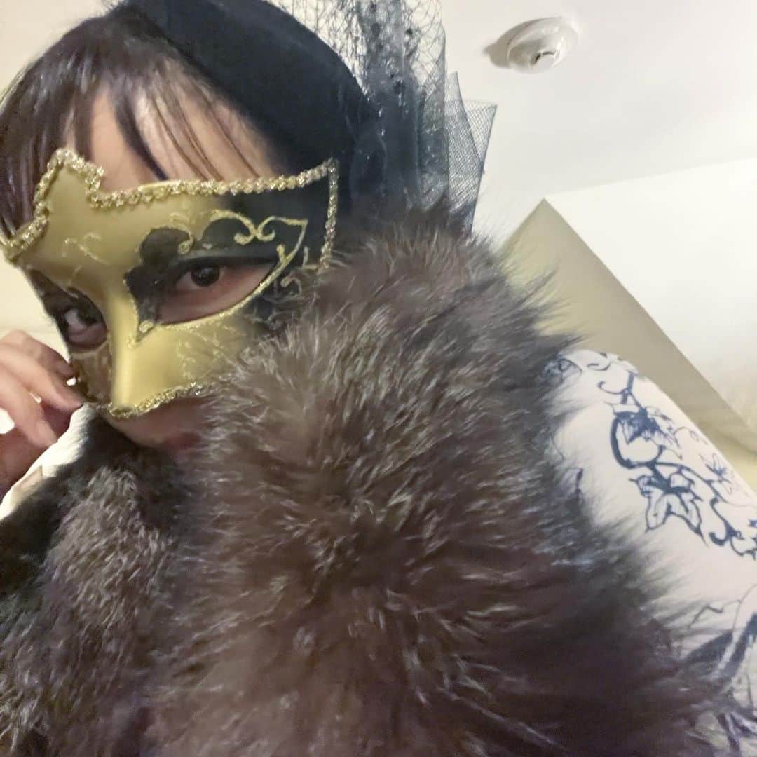 圭叶（KEYKA）さんのインスタグラム写真 - (圭叶（KEYKA）Instagram)「それでは仮面舞踏会のお時間です🎭」8月8日 16時30分 - https.keyka