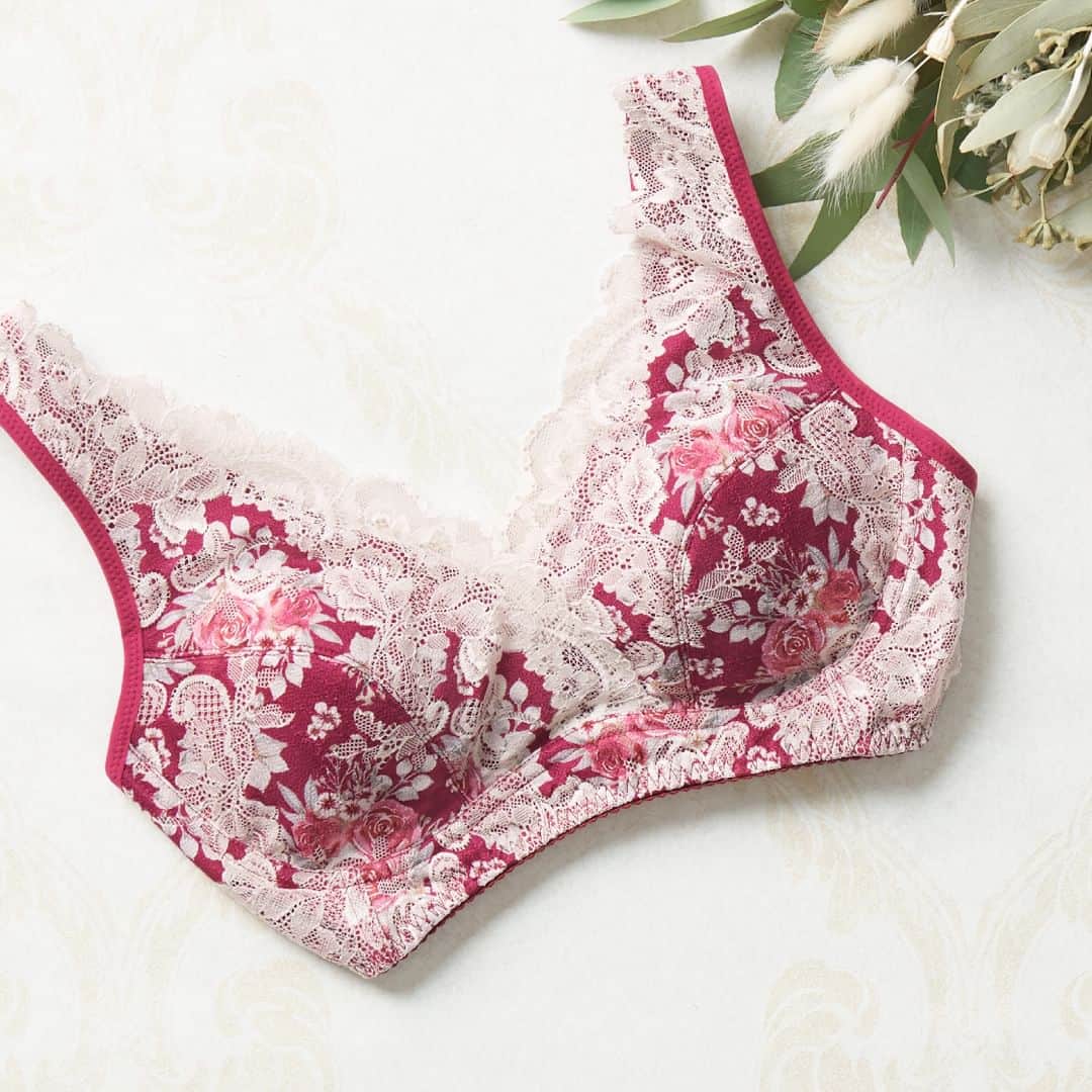 WACOAL_PARFAGEさんのインスタグラム写真 - (WACOAL_PARFAGEInstagram)「秋の夜長のリラックスタイムにつけていたい、「ナイトアップブラ ドレッシィ」の新色は ...