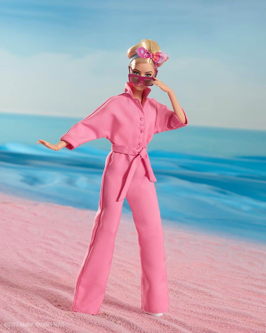 バービーさんのインスタグラム写真 - (バービーInstagram)「Hey Barbie 🕶️ Let’s go save #Barbie ...