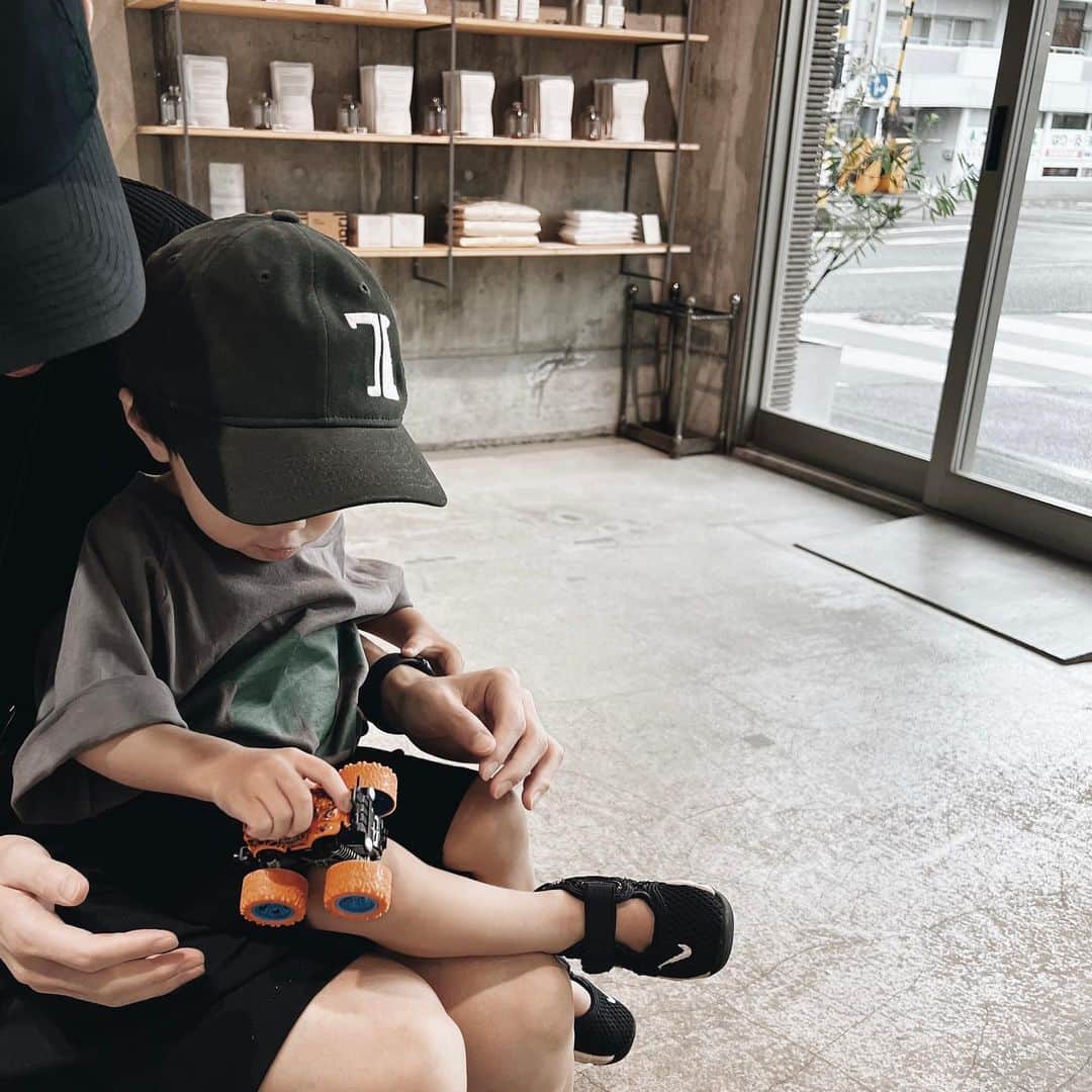 ukapiさんのインスタグラム写真 - (ukapiInstagram)「⠀ ⠀ ⠀ ぱぱっこ👦🏻♡ ⠀ 本日で1歳半に☝🏻 ⠀ ゲーセンしに行って、 バイキンマンとアンパンマンget ...