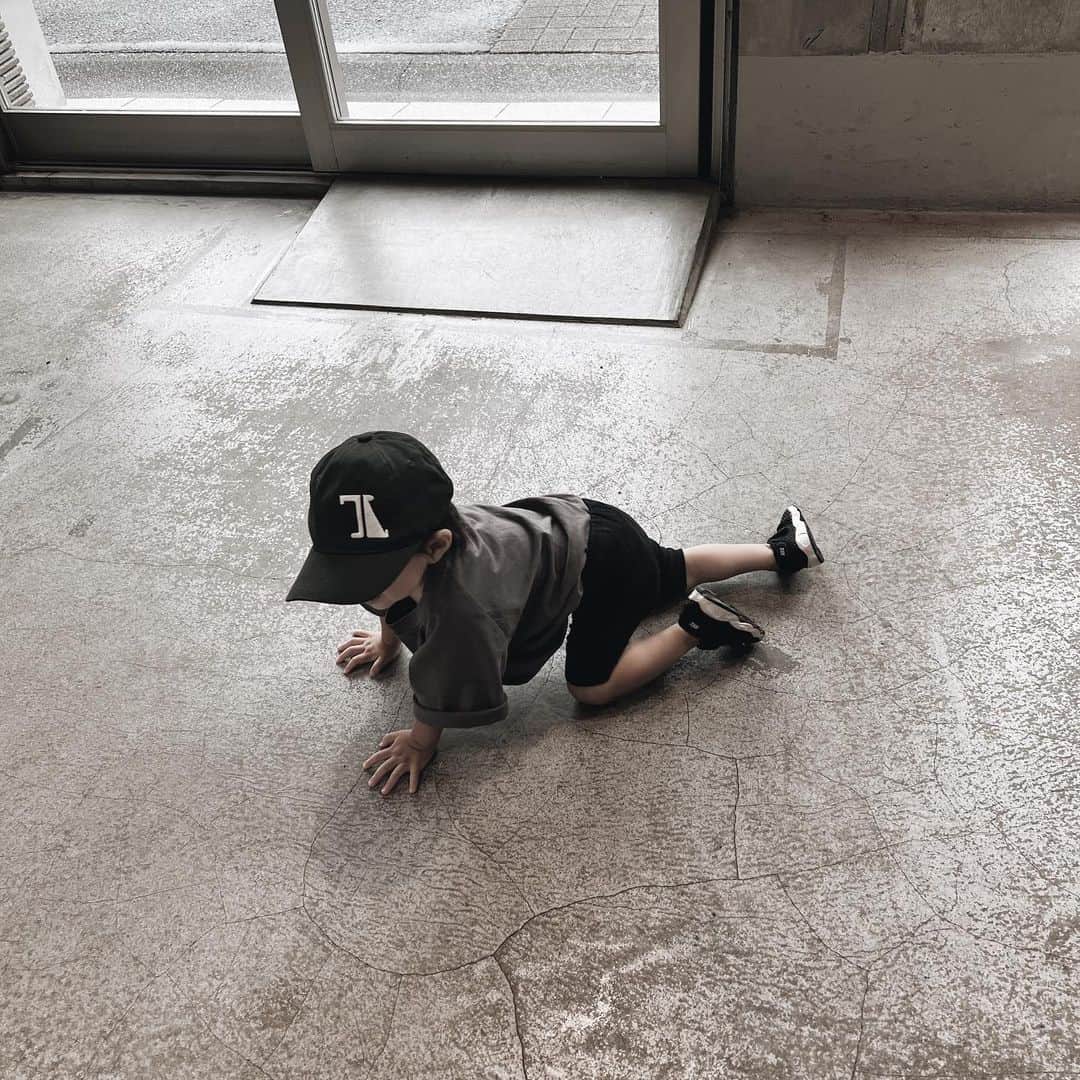 ukapiさんのインスタグラム写真 - (ukapiInstagram)「⠀ ⠀ ⠀ ぱぱっこ👦🏻♡ ⠀ 本日で1歳半に☝🏻 ⠀ ゲーセンしに行って、 バイキンマンとアンパンマンget ...