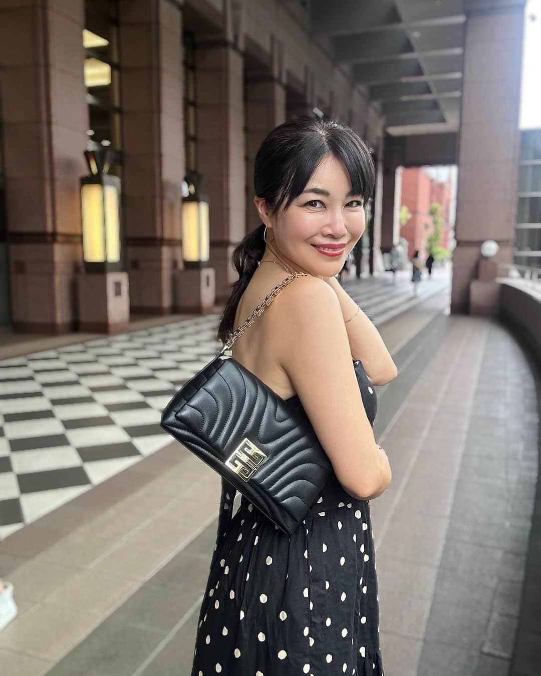 國分晴奈さんのインスタグラム写真 - (國分晴奈Instagram)「お気に入りバッグ♡♡ @givenchy 久しぶりに伊勢丹のジバンシィに行ったら 好みのばかりで😍 秋冬コレクションも ...