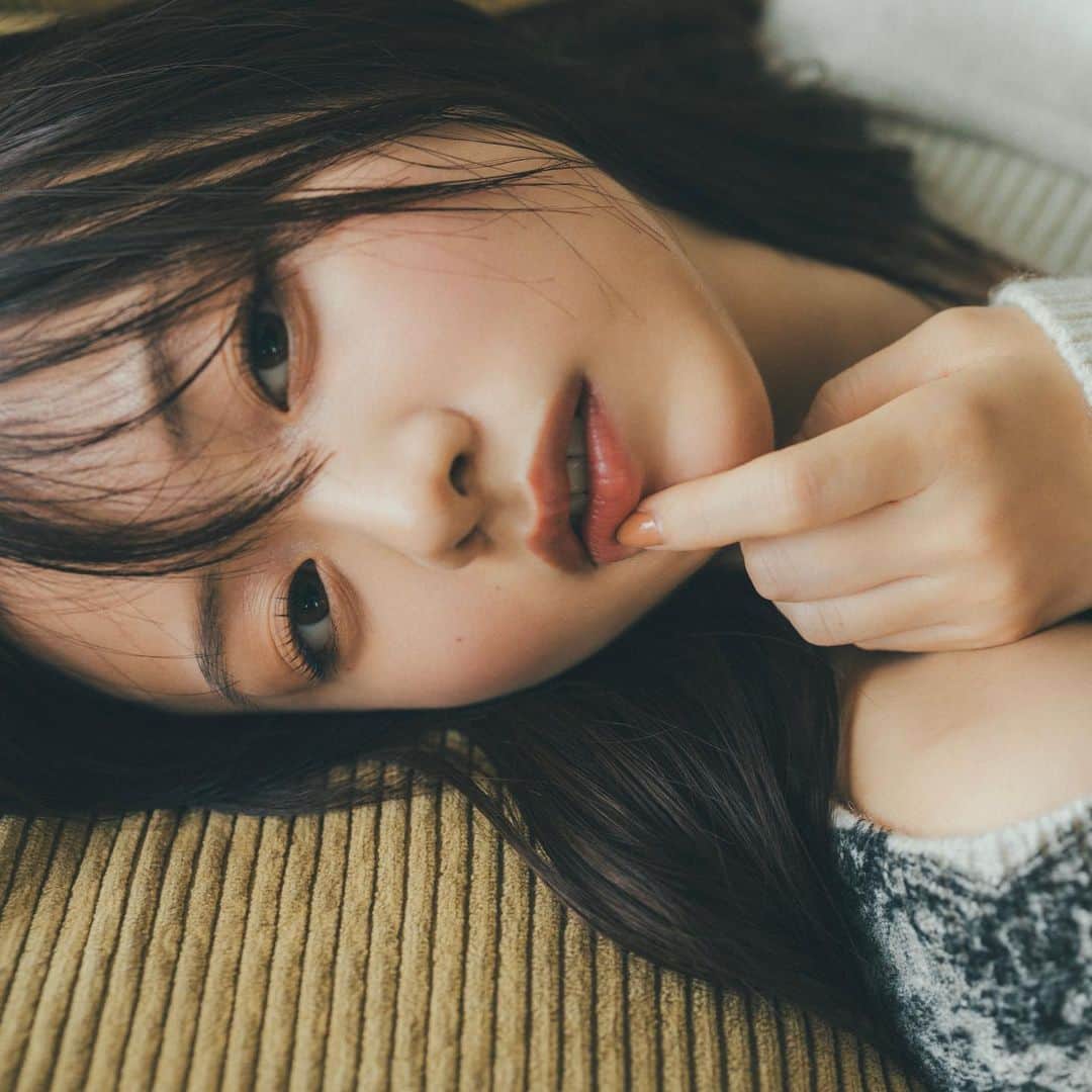 アンアンさんのインスタグラム写真 - (アンアンInstagram)「発売中の #anan 2360号は『愛とSEX』特集。 会社員から一転、新たなことに挑み続ける #森香澄 さんが官能を体現 ...