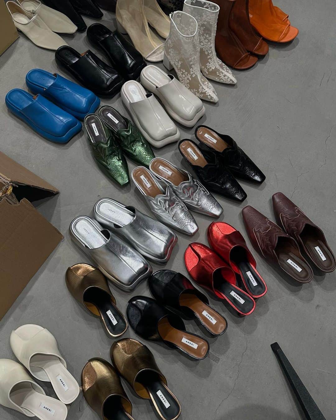 黒石奈央子さんのインスタグラム写真 - (黒石奈央子Instagram)「ちらっ👀」8月10日 21時41分 - blackstone705