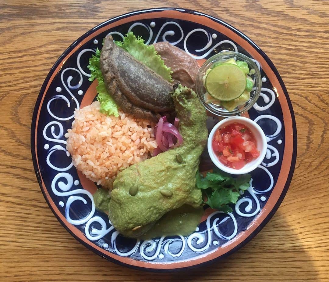 graf studioさんのインスタグラム写真 - (graf studioInstagram)「graf shopにて開催中の、「Ropa, vestido y vivienda en ...