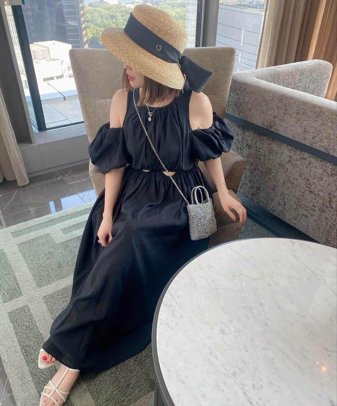 coco さんのインスタグラム写真 - ( coco Instagram)「\最近のワンピースコーデまとめ/ @rococo39 GUのワンピース×シアーシャツ が、最近の定番←毎日暑すぎる🥵 ...