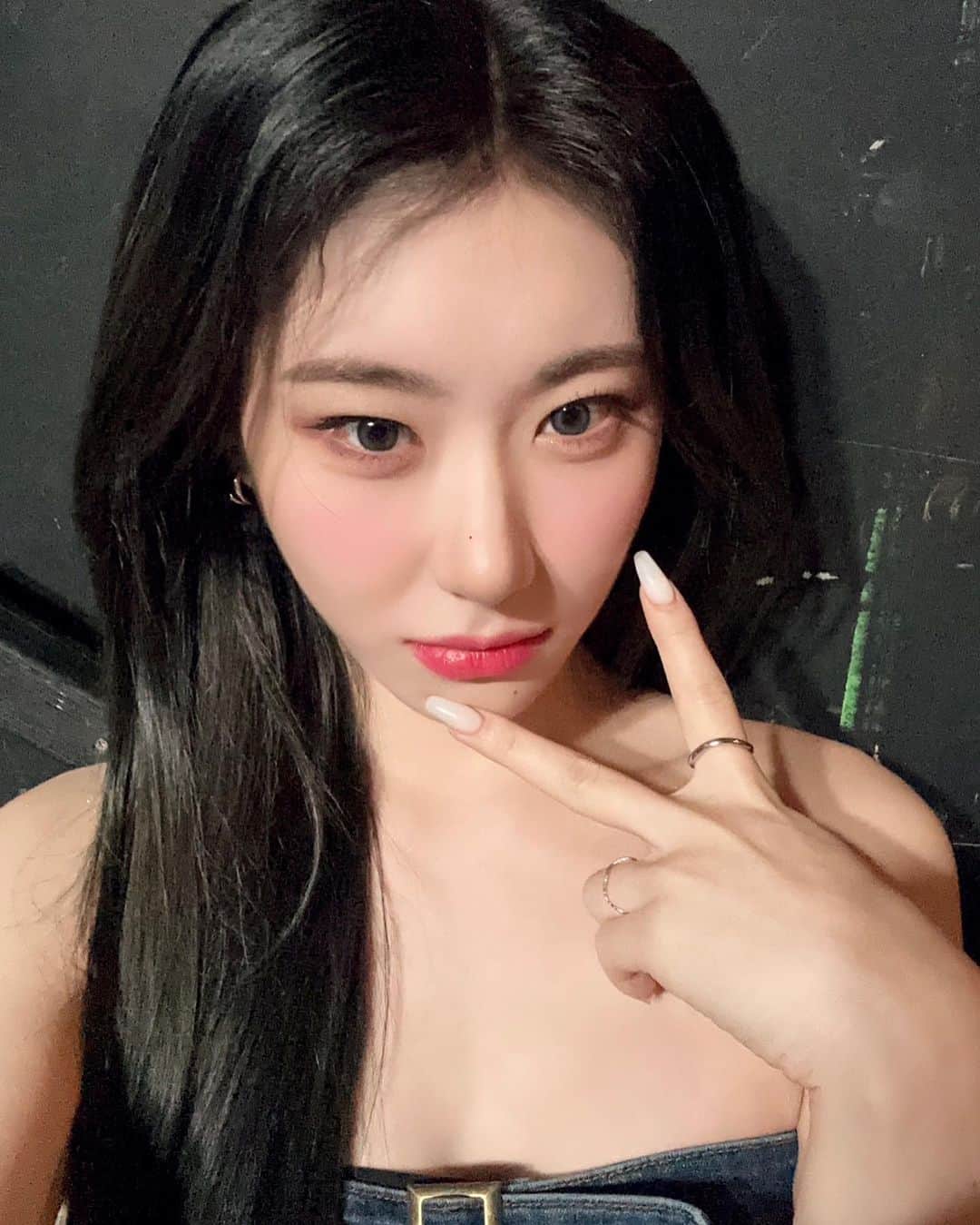 ITZYさんのインスタグラム写真 - (ITZYInstagram)「[ #엠카운트다운 ] CAKE 부터 01즈 특별 MC까지 행복한 하루💝 ITZY는 MIDZY만 생각해 이제🎵 ...