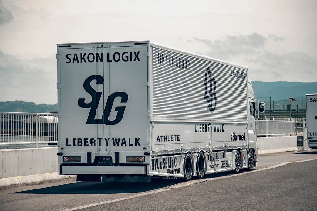 Wataru Katoさんのインスタグラム写真 - (Wataru KatoInstagram)「NEW LB⚡️TRUCKS ISUZU ...