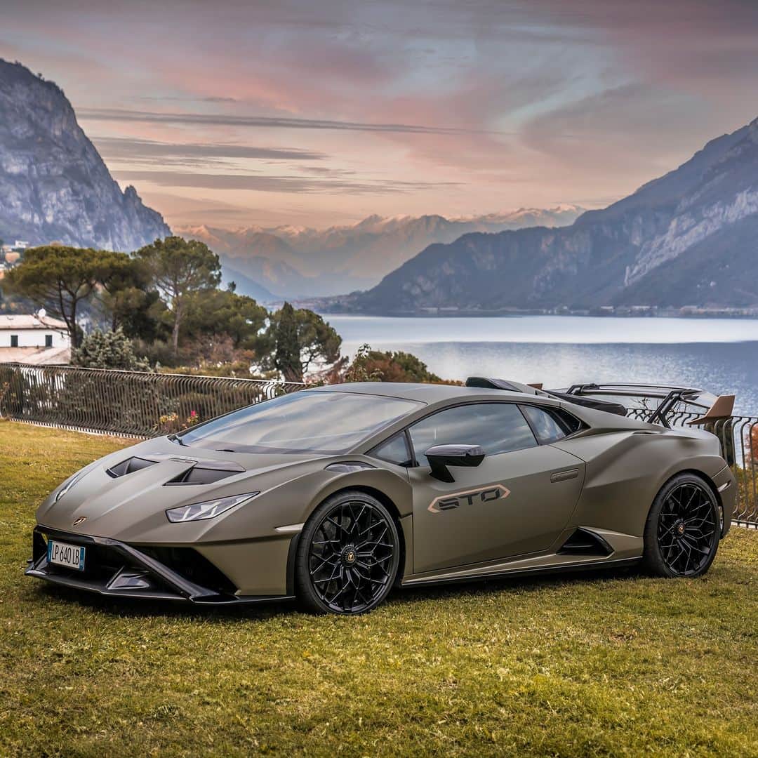 ランボルギーニさんのインスタグラム写真 - (ランボルギーニInstagram)「Huracán STO: extreme ...