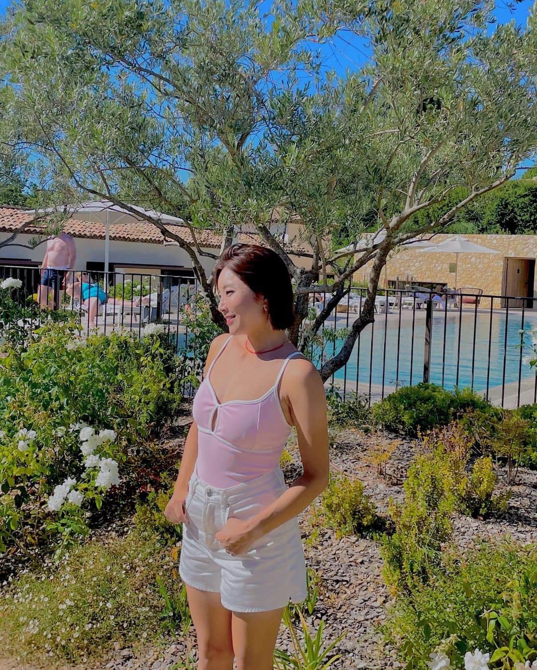 イ・ボミさんのインスタグラム写真 - (イ・ボミInstagram)「- 그립다, 행복했던 8월🩵」9月9日 20時34分 - bomee.lee