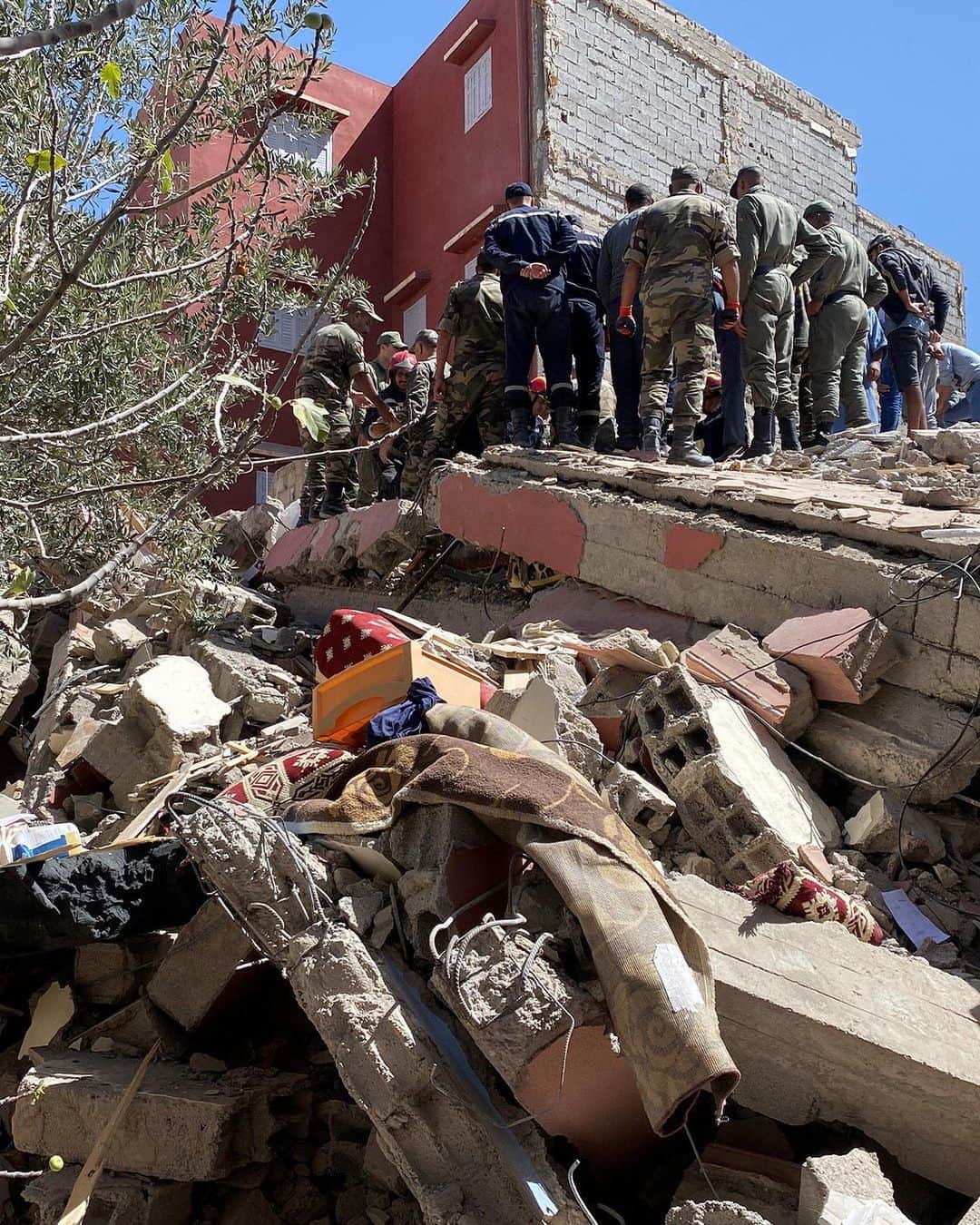 ニューヨーク・タイムズさんのインスタグラム写真 - (ニューヨーク・タイムズInstagram)「A powerful earthquake ...