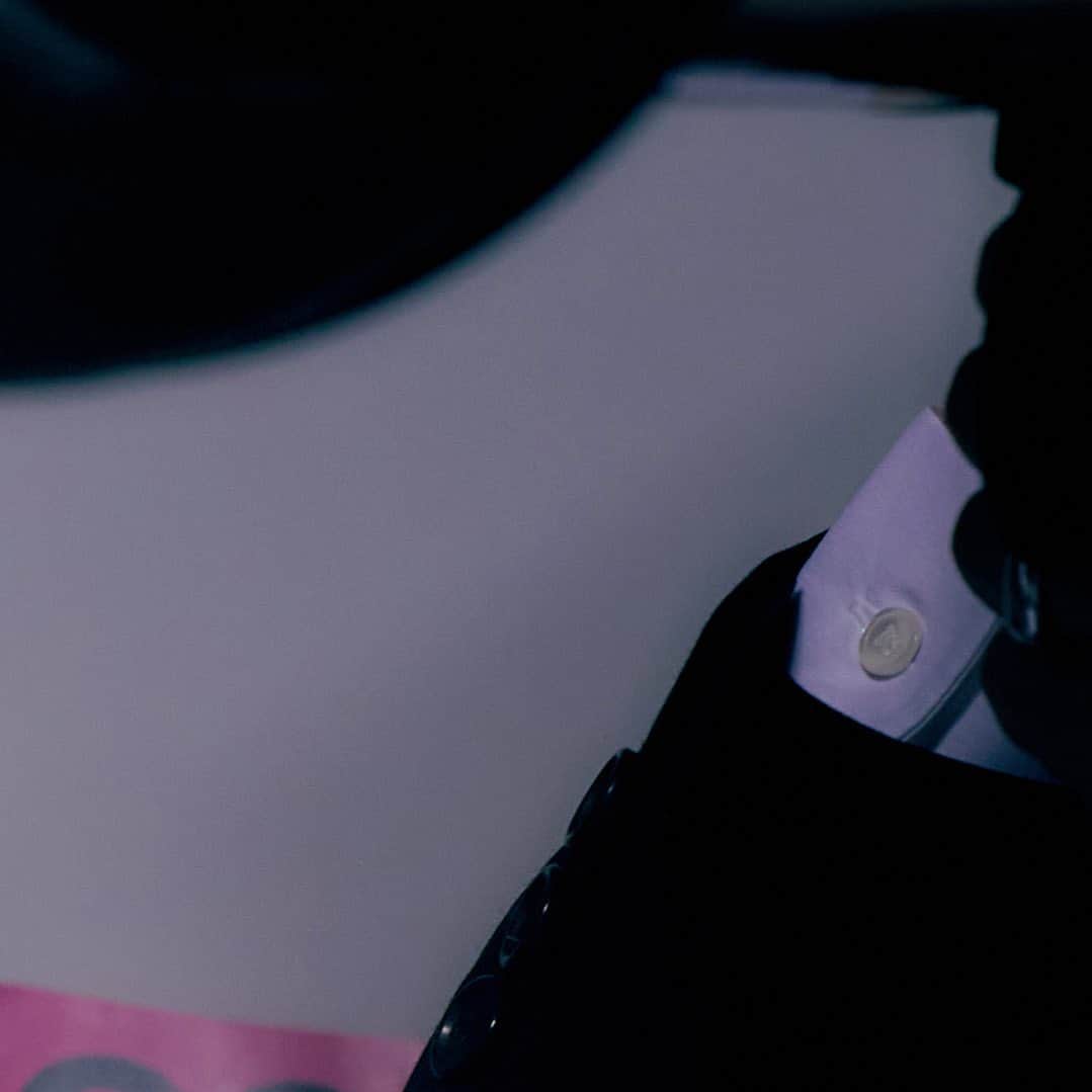 SHINeeさんのインスタグラム写真 - (SHINeeInstagram)「KEY 키 The 2nd Mini Album ...