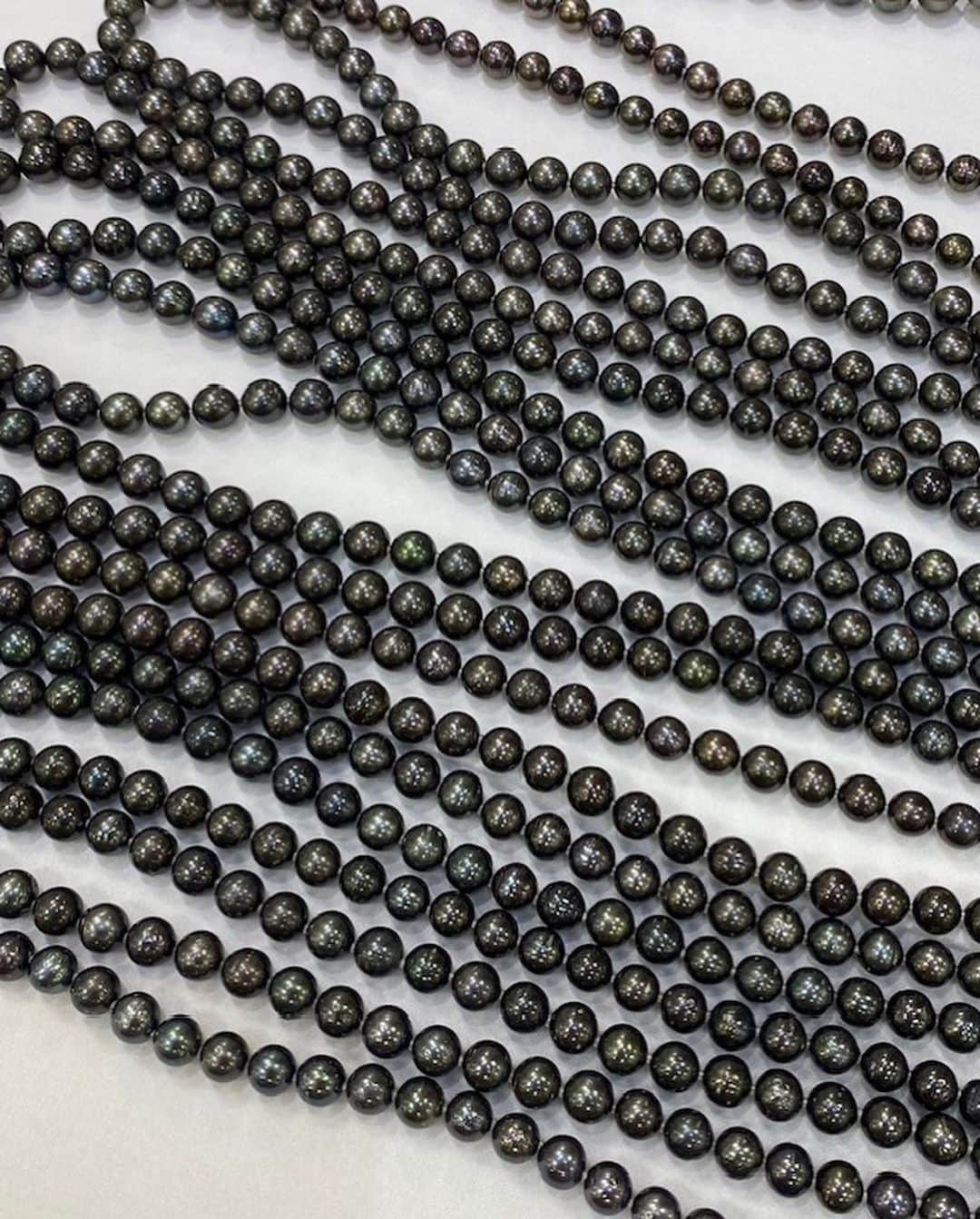 稲木ジョージさんのインスタグラム写真 - (稲木ジョージInstagram)「Noir pearls duo chain….🔥」9月6日 9時09分 - georgerootnyc