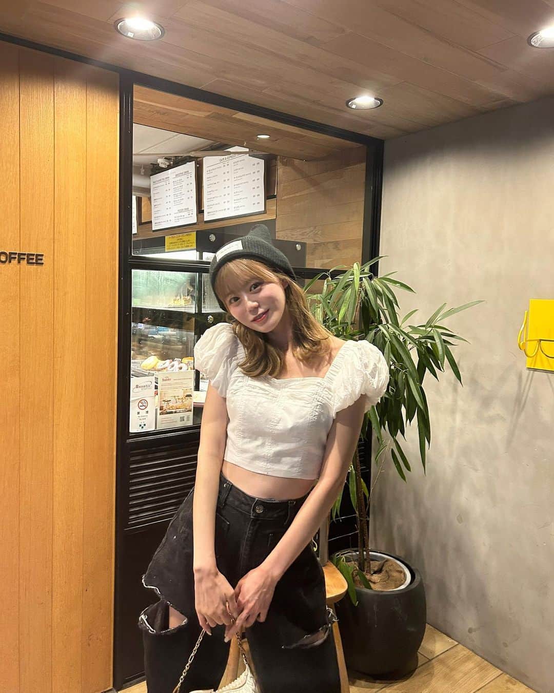 久木田菜々夏さんのインスタグラム写真 - (久木田菜々夏Instagram)「ねこちゃんニット帽可愛い〜🐱♡ 中目黒散策するの大好き〜🫶🏻 ...