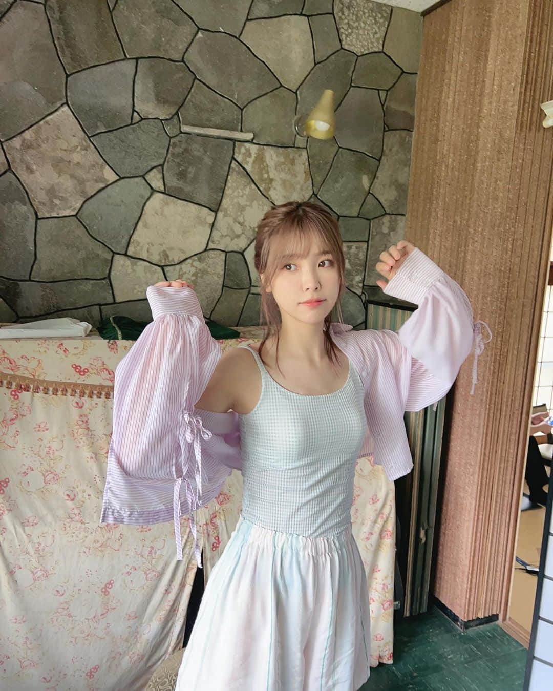 Liyuu（リーユウ）さんのインスタグラム写真 - (Liyuu（リーユウ）Instagram)「なつ味🫧 blt graph.vol.93にてグラビア&インタビューが掲載されてます！」9月7 ...