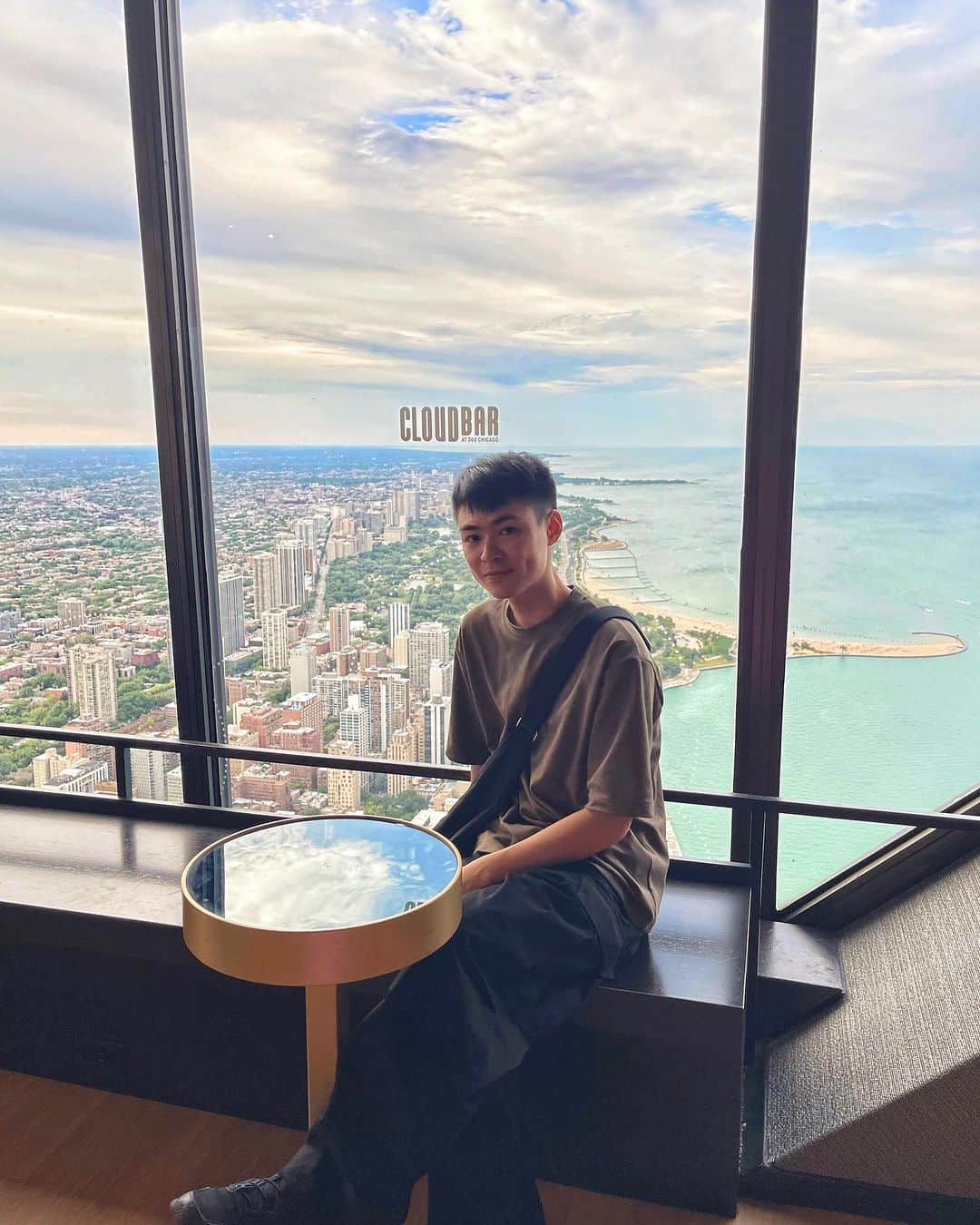 葉晟睿さんのインスタグラム写真 - (葉晟睿Instagram)「☁️ Hello, Chicago! 🏙️ ⠀ #kalvintravel ...