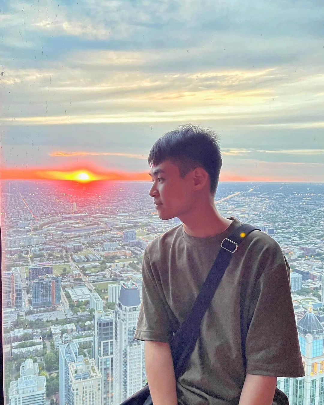 葉晟睿さんのインスタグラム写真 - (葉晟睿Instagram)「☁️ Hello, Chicago! 🏙️ ⠀ #kalvintravel ...