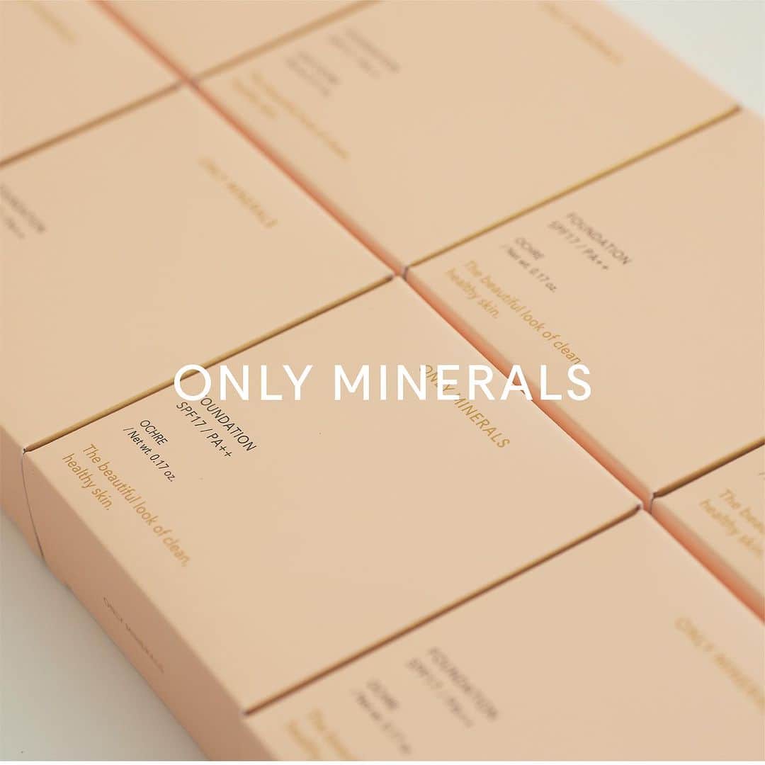 オンリーミネラルさんのインスタグラム写真 - (オンリーミネラルInstagram)「ツヤもマットも。 お好みで仕上がりを選べます💫 ファンデーション 厳選されたミネラル成分のみで作られた ...