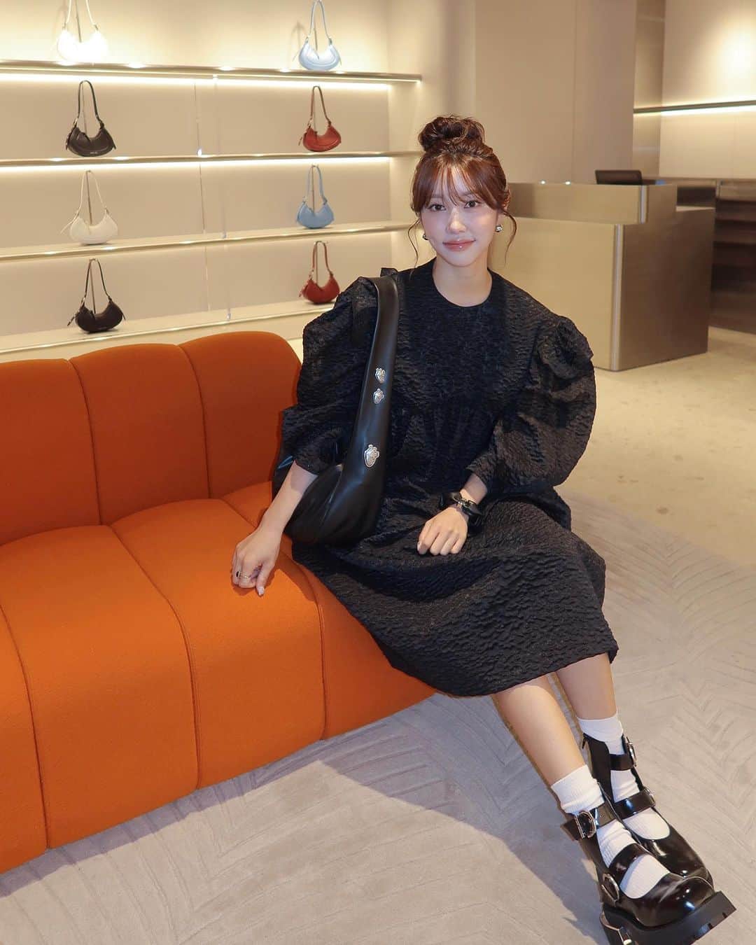 COCO さんのインスタグラム写真 - (COCO Instagram)「#광고 드디어! 찰스앤키스 첫 번째 한국 플래그십 스토어가 ...