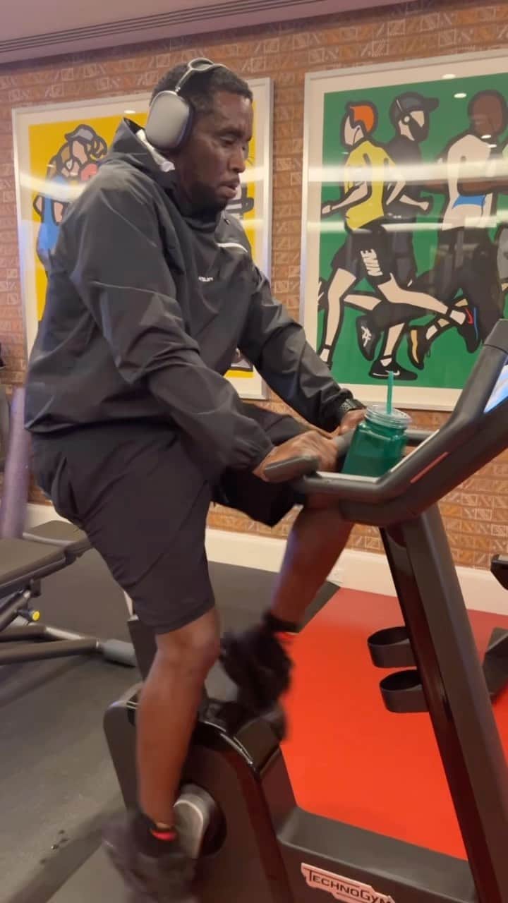 ディディさんのインスタグラム動画 - (ディディInstagram)「Late night workout 💪🏿 7 days left 🙏🏿 ...