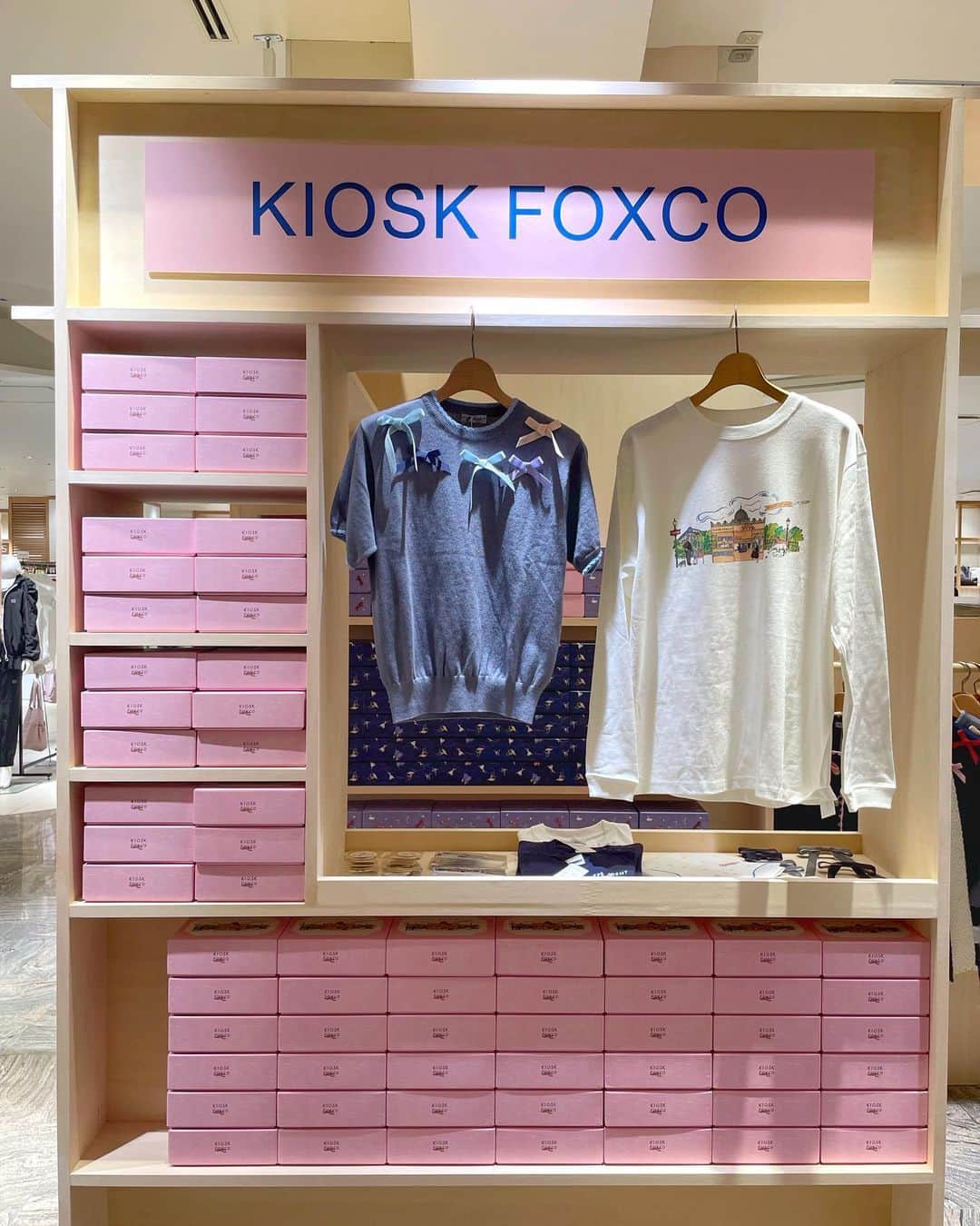 ISETAN PARK netさんのインスタグラム写真 - (ISETAN PARK netInstagram)「イラストレーター foxcoのデザインするアイテムが揃う、旅する前に立ち寄り ...