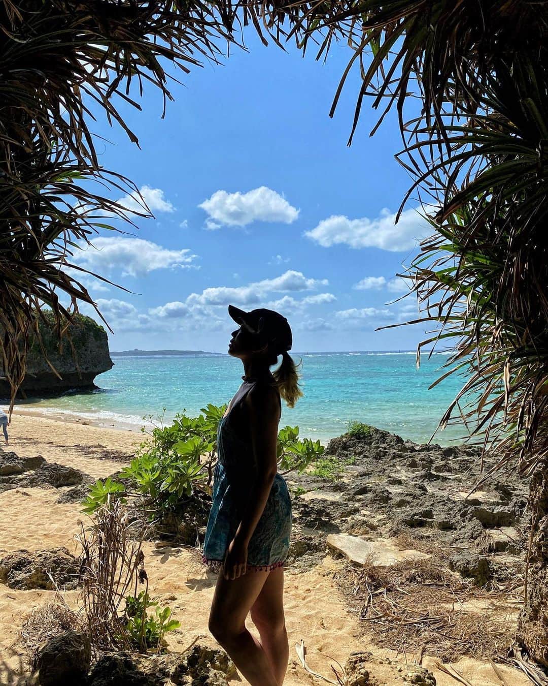 あきまっくすさんのインスタグラム写真 - (あきまっくすInstagram)「📍沖縄 beach51 もう2年前とか早過ぎる🫣🩵 . . . #若林シスターズ #沖縄 #beach51」9月8 ...