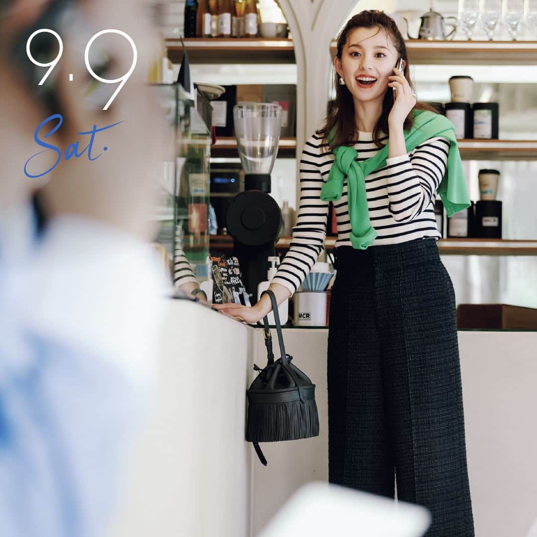 Oggi編集部さんのインスタグラム写真 - (Oggi編集部Instagram)「コーデの詳細はこちら ️ \少量のグリーンで秋を香らせて／ 秋空を感じるようになると、お買い物欲も増してくる ...