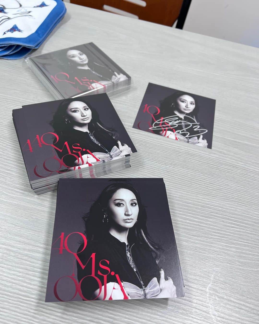 Ms.OOJAさんのインスタグラム写真 - (Ms.OOJAInstagram)「道内ツアースタートしました 初日函館！ 本当に楽しかった！ 前乗りでイカを食べたり、 ライブの前に玉光堂さんに ...