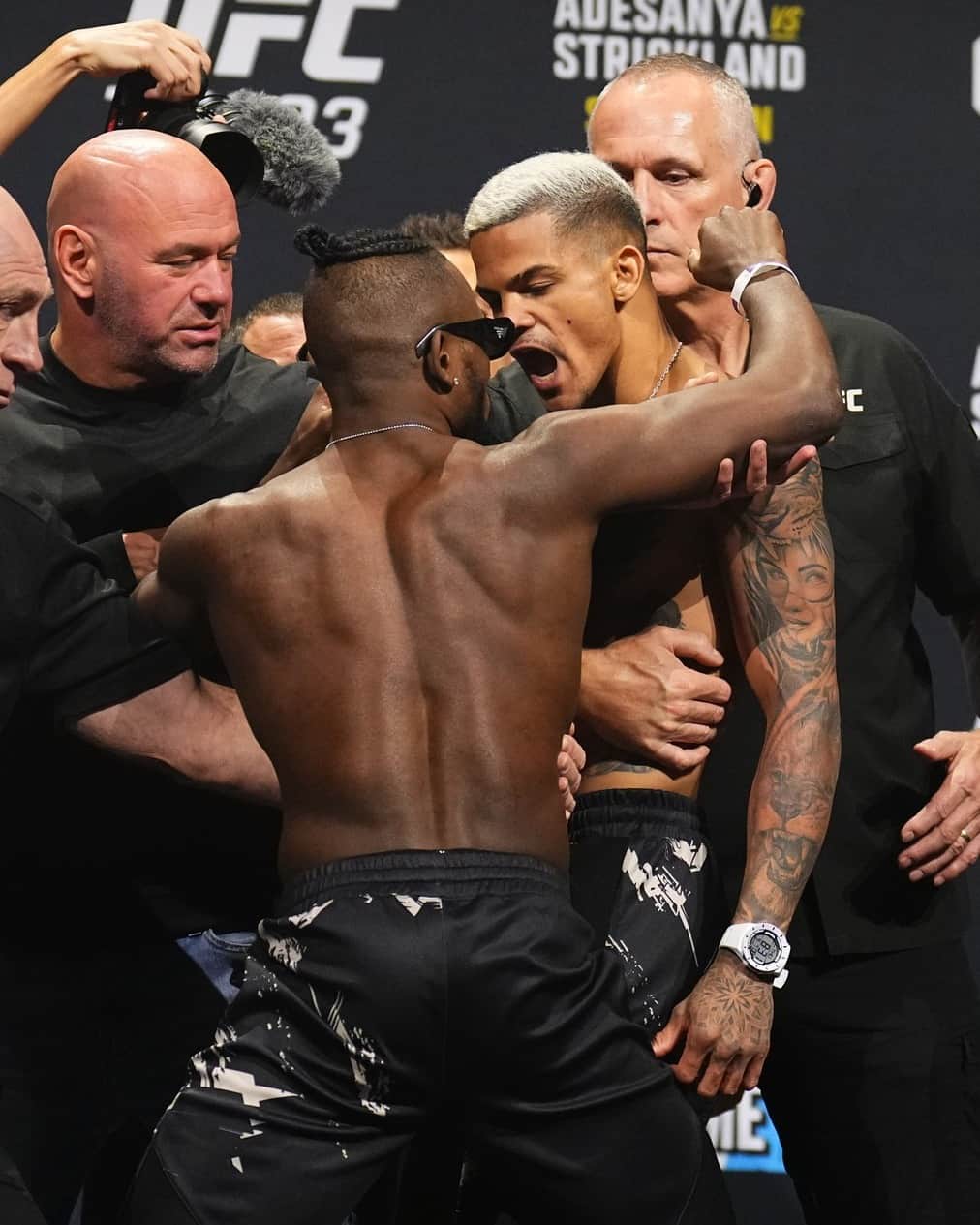 UFCさんのインスタグラム写真 - (UFCInstagram)「One more sleep! Your #UFC293 main card ...