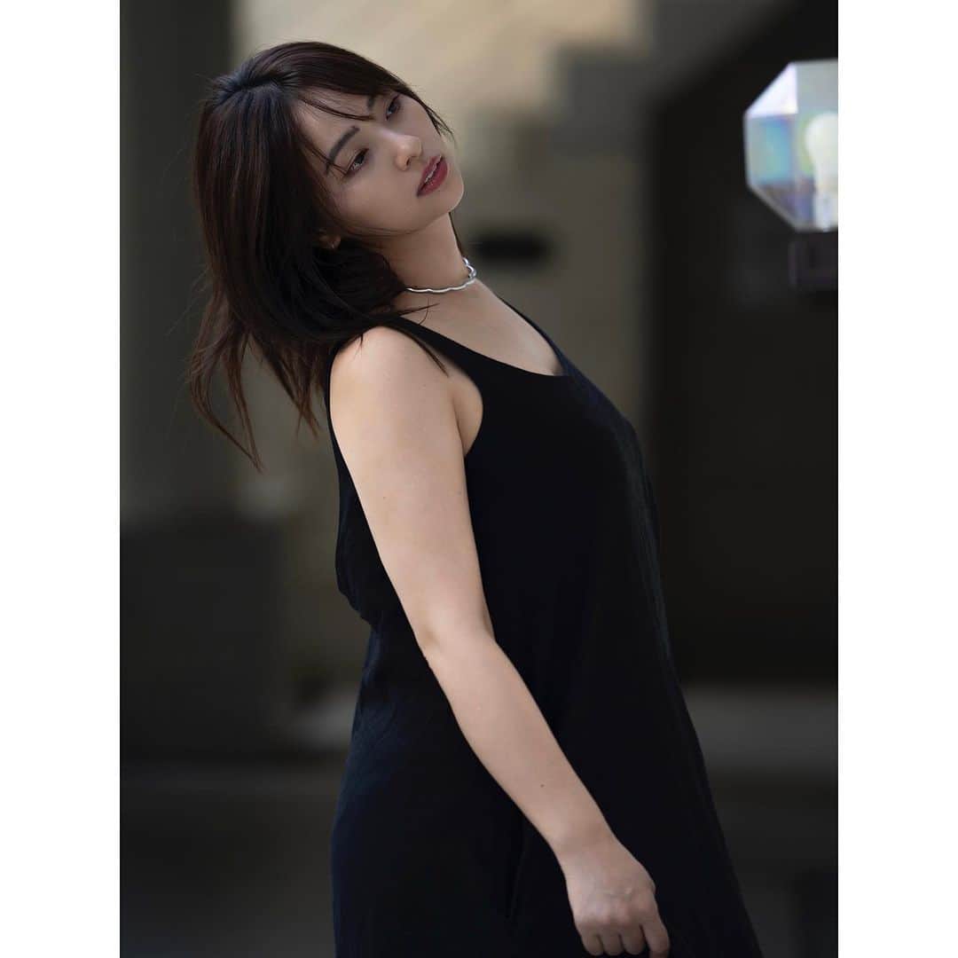 水崎綾女さんのインスタグラム写真 水崎綾女instagram「特にお気に入りは2枚目。 🔜🔜🔜🔜🔜🔜 Portrait Photo Photo By Ryoi0923 Dress