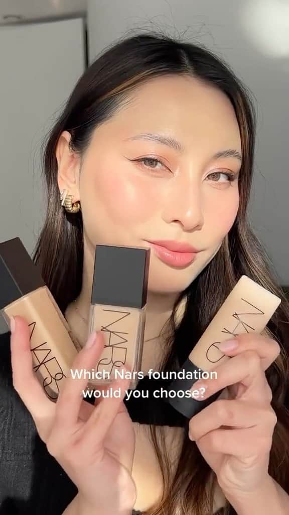 NARSさんのインスタグラム動画 - (NARSInstagram)「Battle of the bases. Whether you’re team Natural Radiant ...