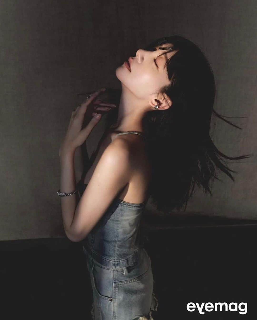 パフ・クオさんのインスタグラム写真 - (パフ・クオInstagram)「eyemag🕶️ 黑暗中摸索 光影中遊走 #eyemag @eyemagofficial」8月18日 16時45分 ...