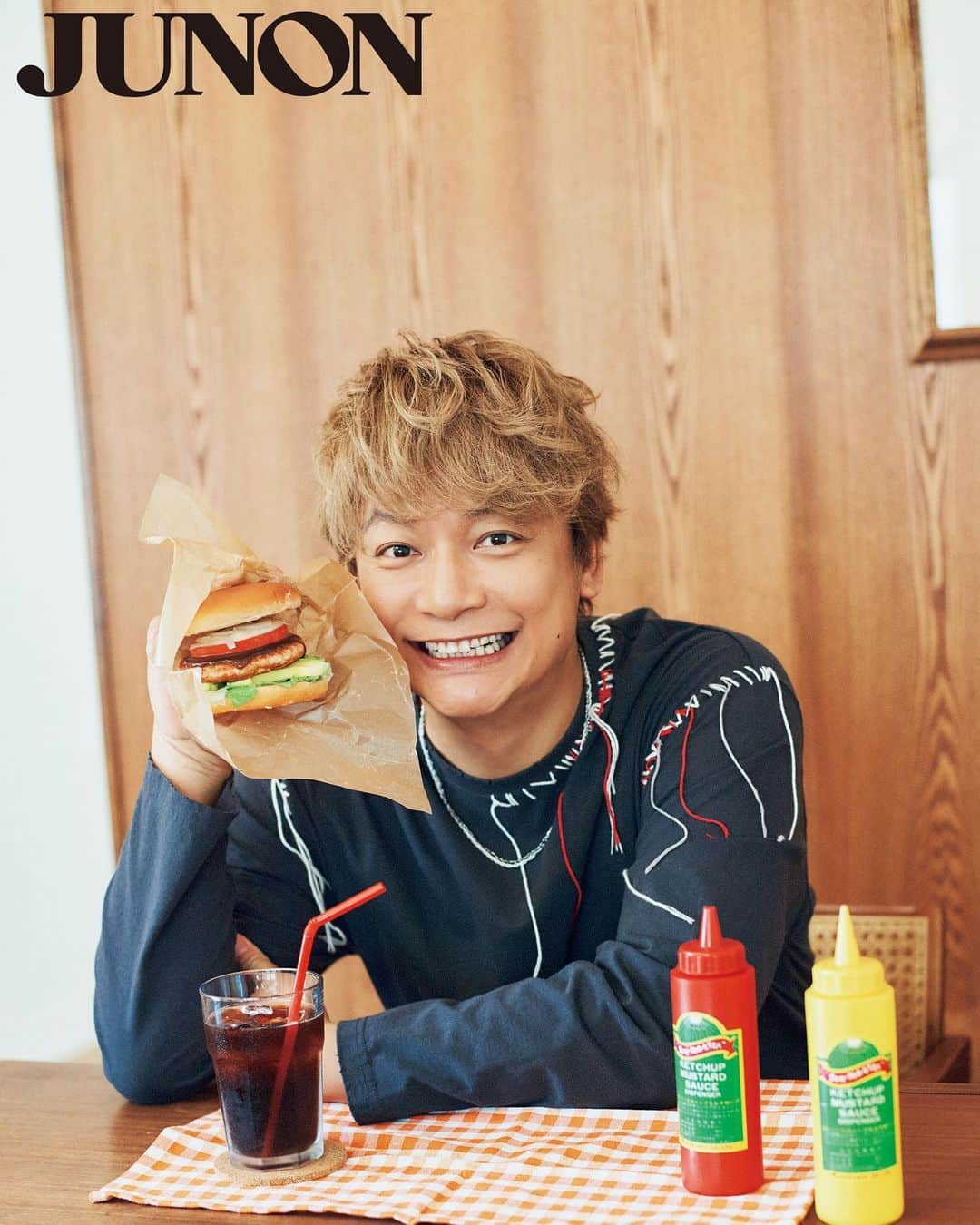 新しい地図さんのインスタグラム写真 - (新しい地図Instagram)「【SCHEDULE更新】 8月22日(火)発売の『JUNON』10月号に香取慎吾が登場します！ https ...