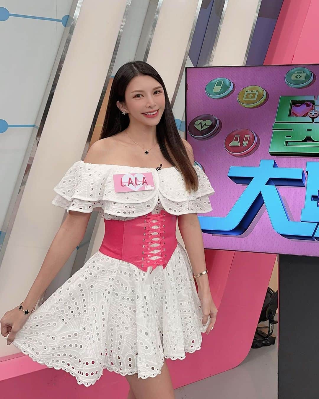 蘇心甯さんのインスタグラム写真 - (蘇心甯Instagram)「♥️ 這幾天好忙～擠出錄影前的保養日 去做 #海飛秀 深層臉部護理 保養完上妝更服貼，素顏更亮麗 超愛♥️ #尼斯診所 ...