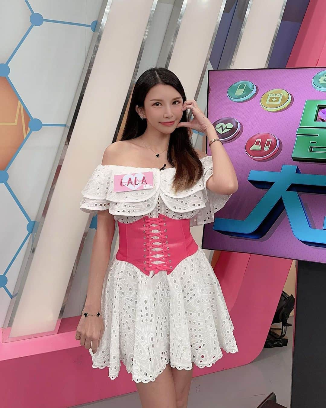 蘇心甯さんのインスタグラム写真 - (蘇心甯Instagram)「♥️ 這幾天好忙～擠出錄影前的保養日 去做 #海飛秀 深層臉部護理 保養完上妝更服貼，素顏更亮麗 超愛♥️ #尼斯診所 ...