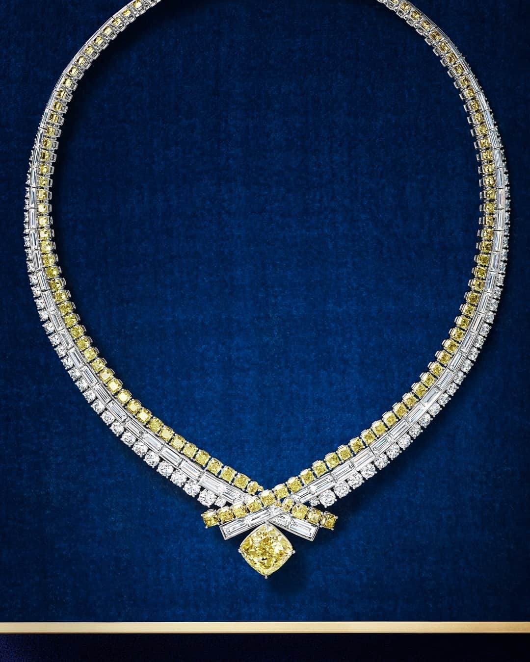 ハリー・ウィンストンさんのインスタグラム写真 - (ハリー・ウィンストンInstagram)「In true Winston style ...