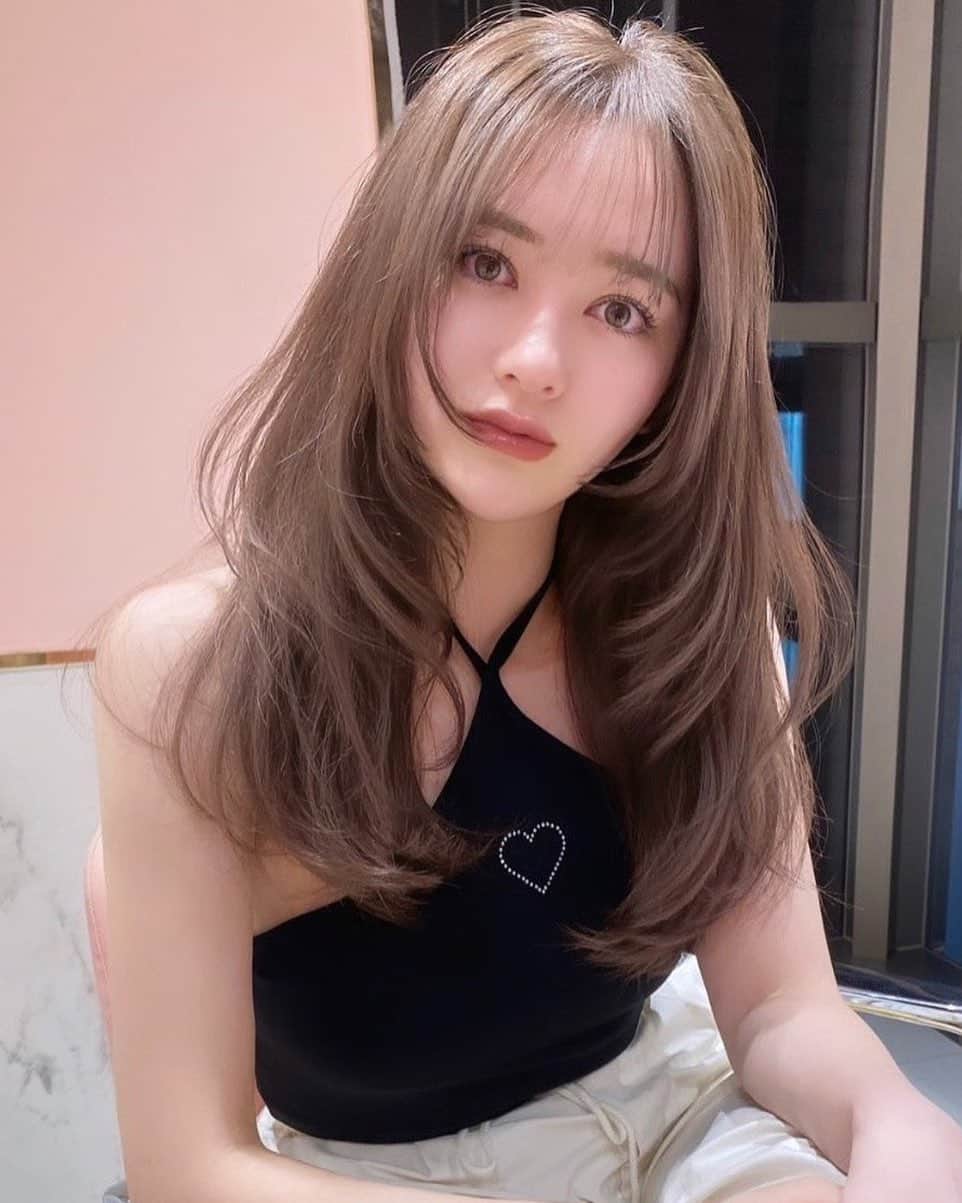 SHIMAさんのインスタグラム写真 - (SHIMAInstagram)「. . [ long layer ︎ hazel beige ] この季節にぴったりな明るめベージュと、 柔らかく動く ...