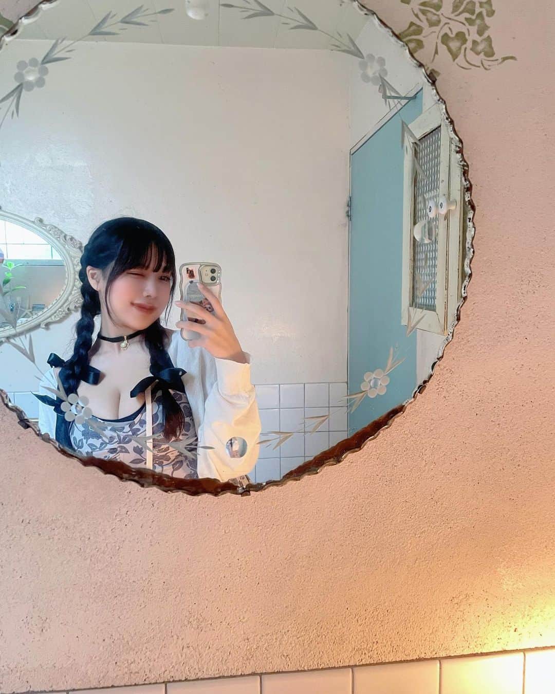 桃木兎羽さんのインスタグラム写真 - (桃木兎羽Instagram)「🪞‪🧏🏻‍♀️🪄」8月19日 20時51分 - momoki_0515