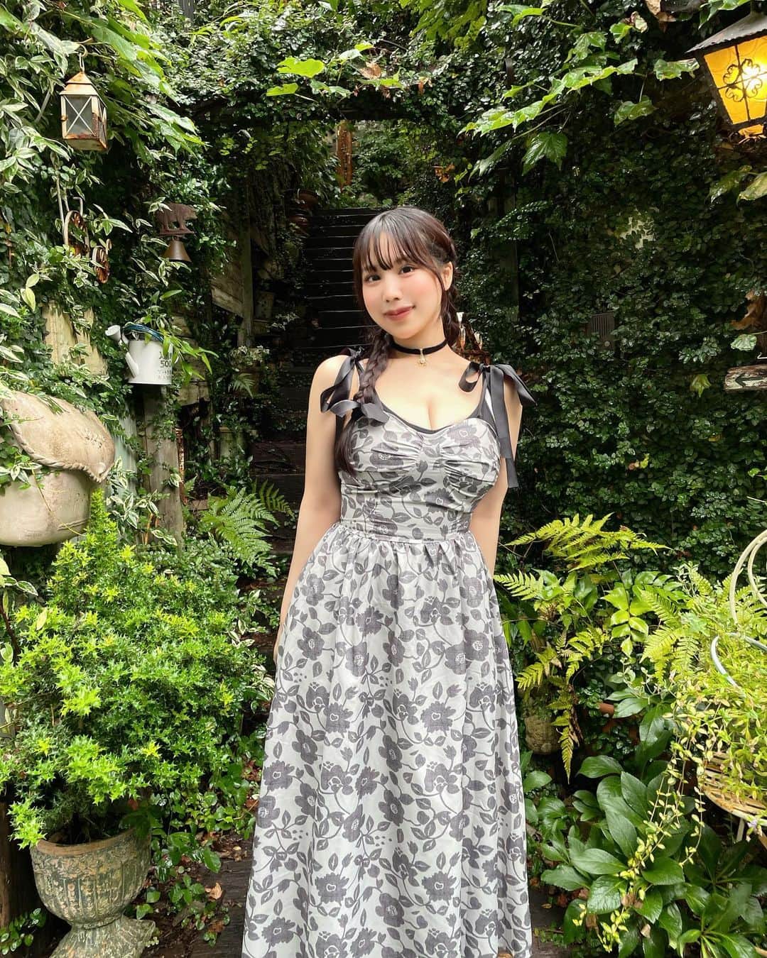 桃木兎羽さんのインスタグラム写真 - (桃木兎羽Instagram)「🌴 ️🌻🧡 ・ ・ 緑が沢山で癒されたの🫶 これからも幸せな気持ちにさせ ...