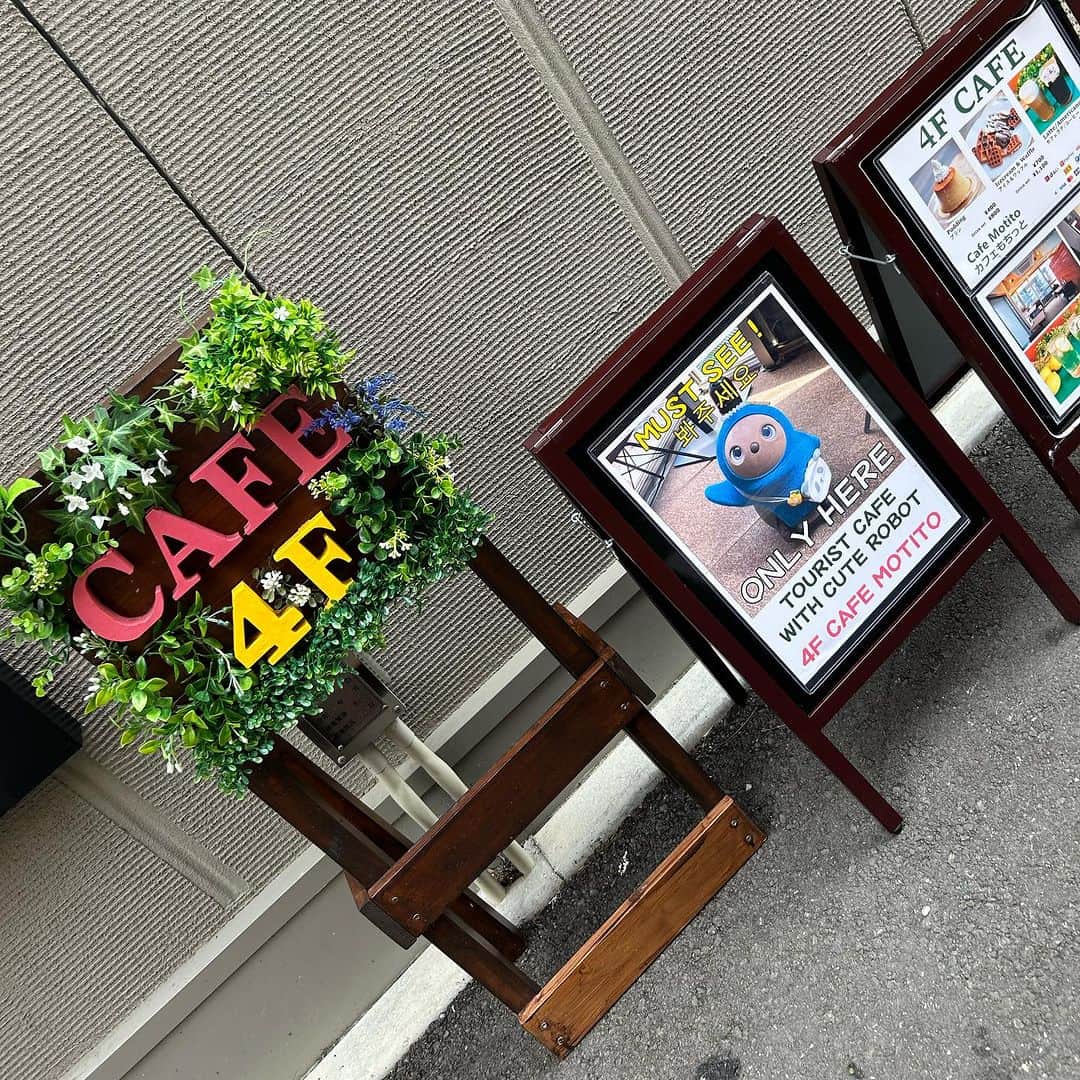 世手子さんのインスタグラム写真 - (世手子Instagram)「Best peach parfait🍑🍑🍑 A cute signboard ...