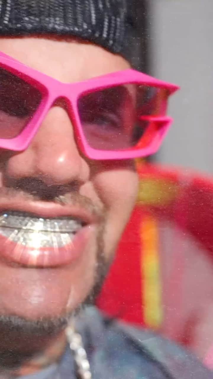 Riff Raffさんのインスタグラム動画 - (Riff RaffInstagram)「BEZZ BELiEVE FT. RiFF RAFF ...