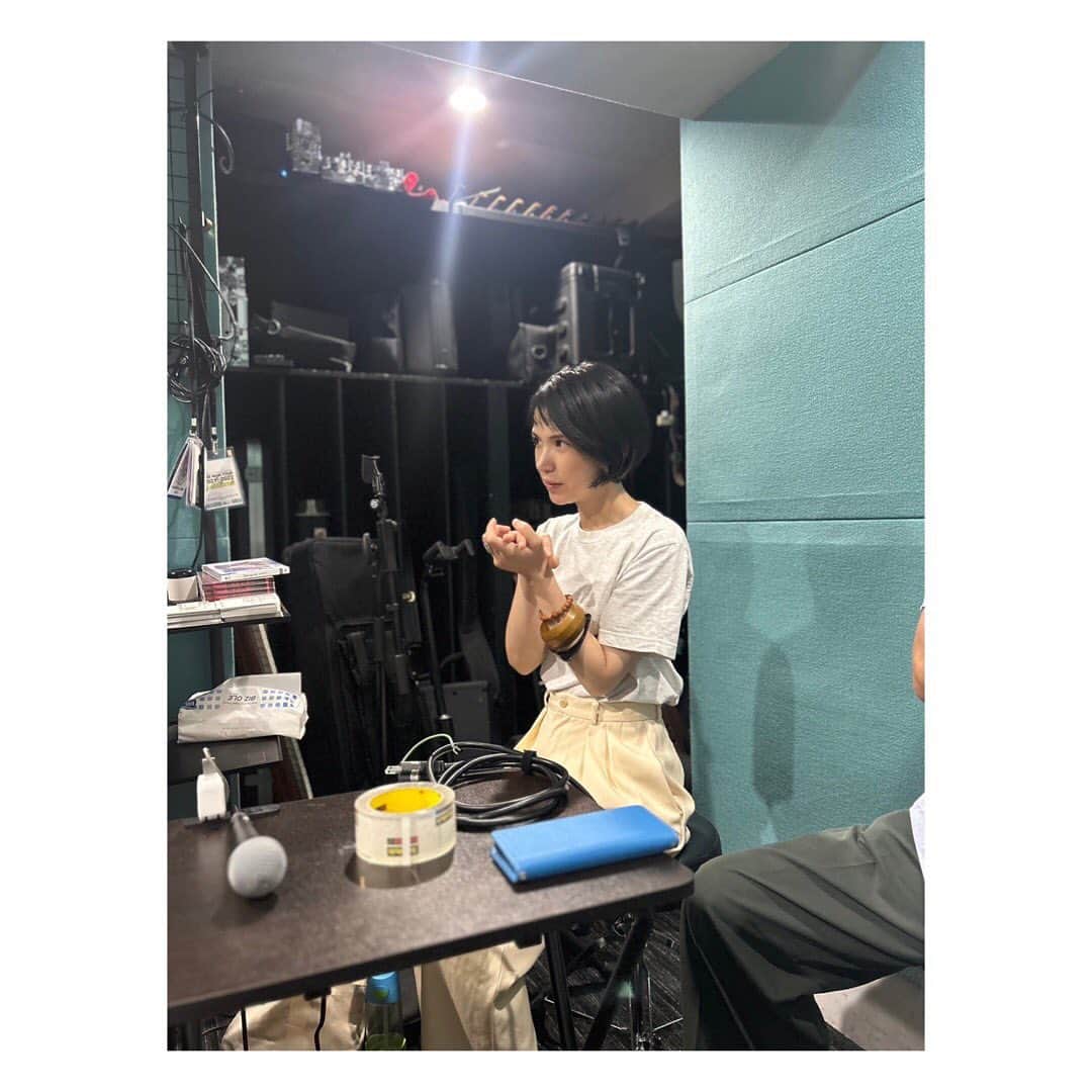 Superflyさんのインスタグラム写真 - (SuperflyInstagram)「元気に夏を過ごしています。 今日はまた新曲のために集合です。 私の頭の中にサビのメロディが聴こえてきたので ...