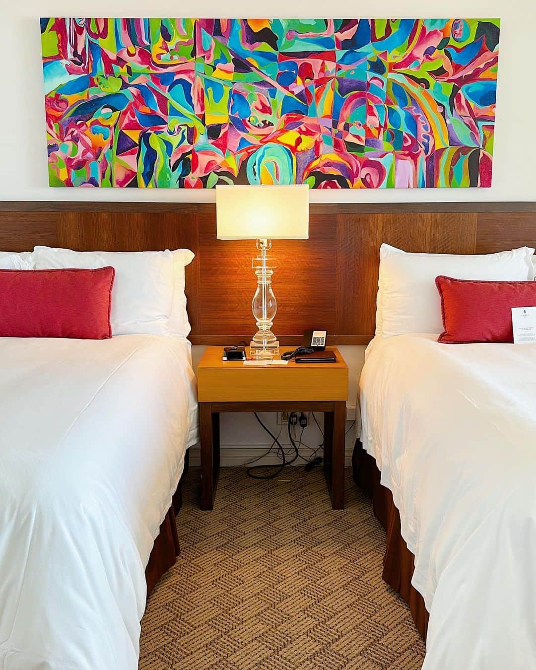 SHIORIさんのインスタグラム写真 - (SHIORIInstagram)「ホテル可愛いから こっちに残す🥹🌺💘💘💘 #royalhawaiian #🌺」8月21日 11時11分 - si ...