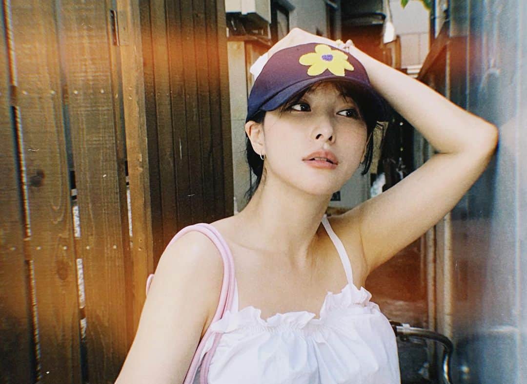 パク・ギュリさんのインスタグラム写真 パク・ギュリinstagram 「🌼꽃향기만 남기고 갔단다🌼」8月21日 15時20分